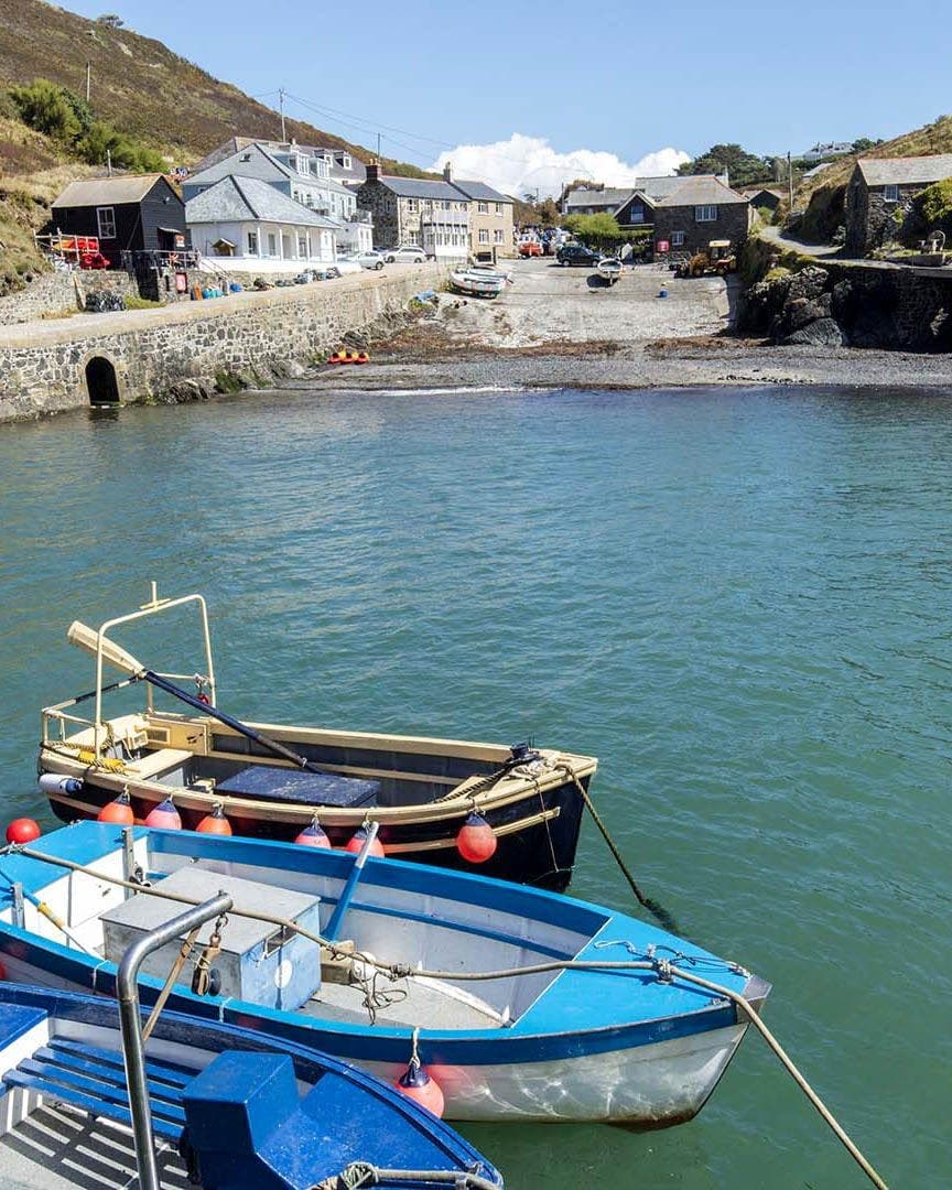 Mullion: Discover Tranquility on Cornwall's Scenic Coastal Retreat