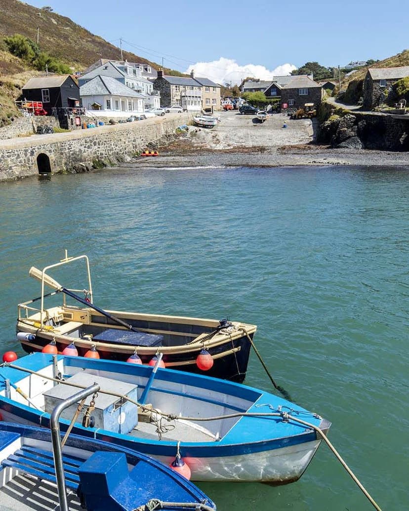 Mullion: Discover Tranquility on Cornwall's Scenic Coastal Retreat