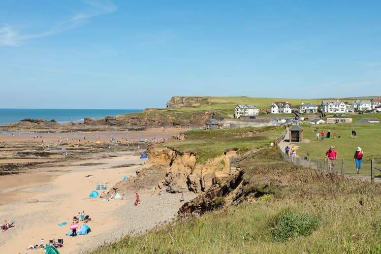 Bude: Embrace Coastal Beauty and Outdoor Adventures in Cornwall
