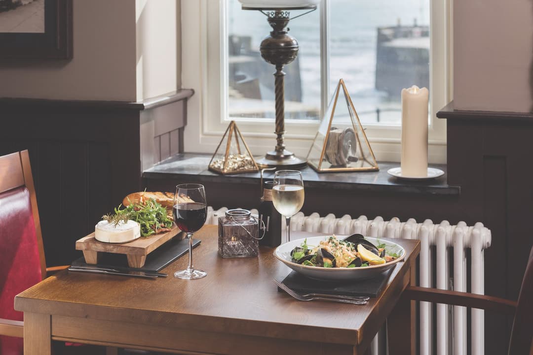 Inns & Pubs in Charlestown