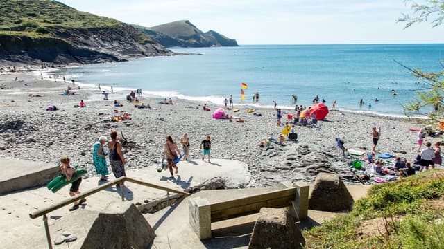 Visit Cornwall | Beaches: Crackington Haven Beach